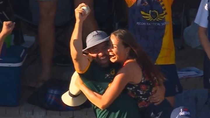 Proteas fan takes an amazing crowd catch off Miller six - Guerilla Cricket
