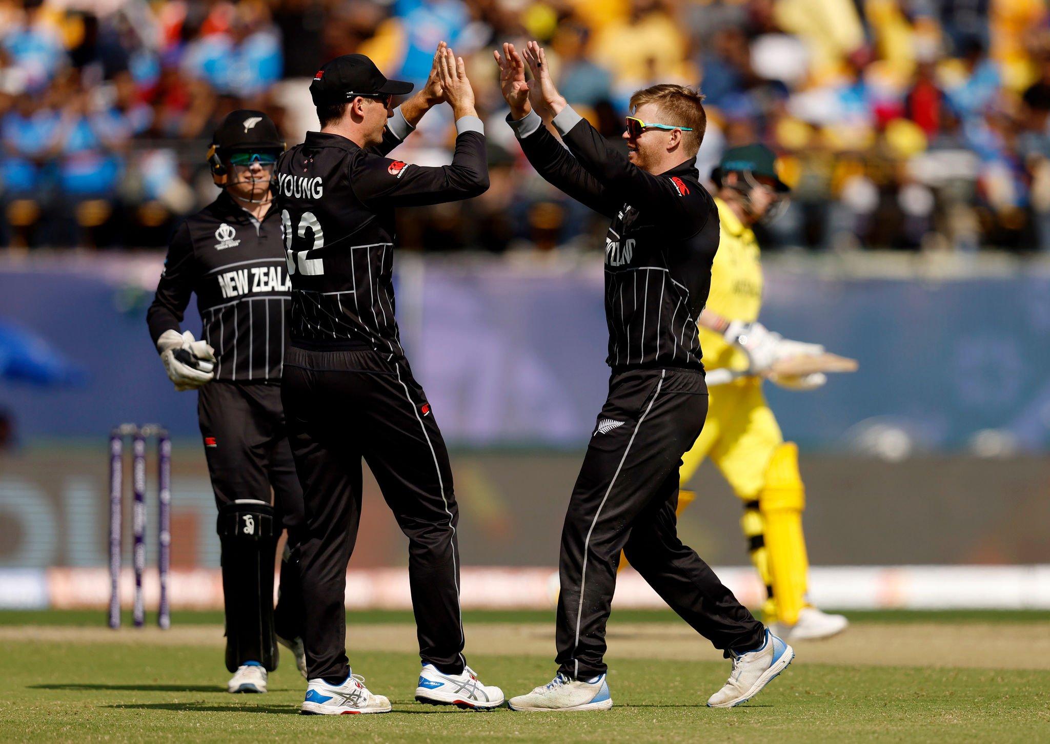 Smith cue-ends loft to become Phillips' third victim - Guerilla Cricket