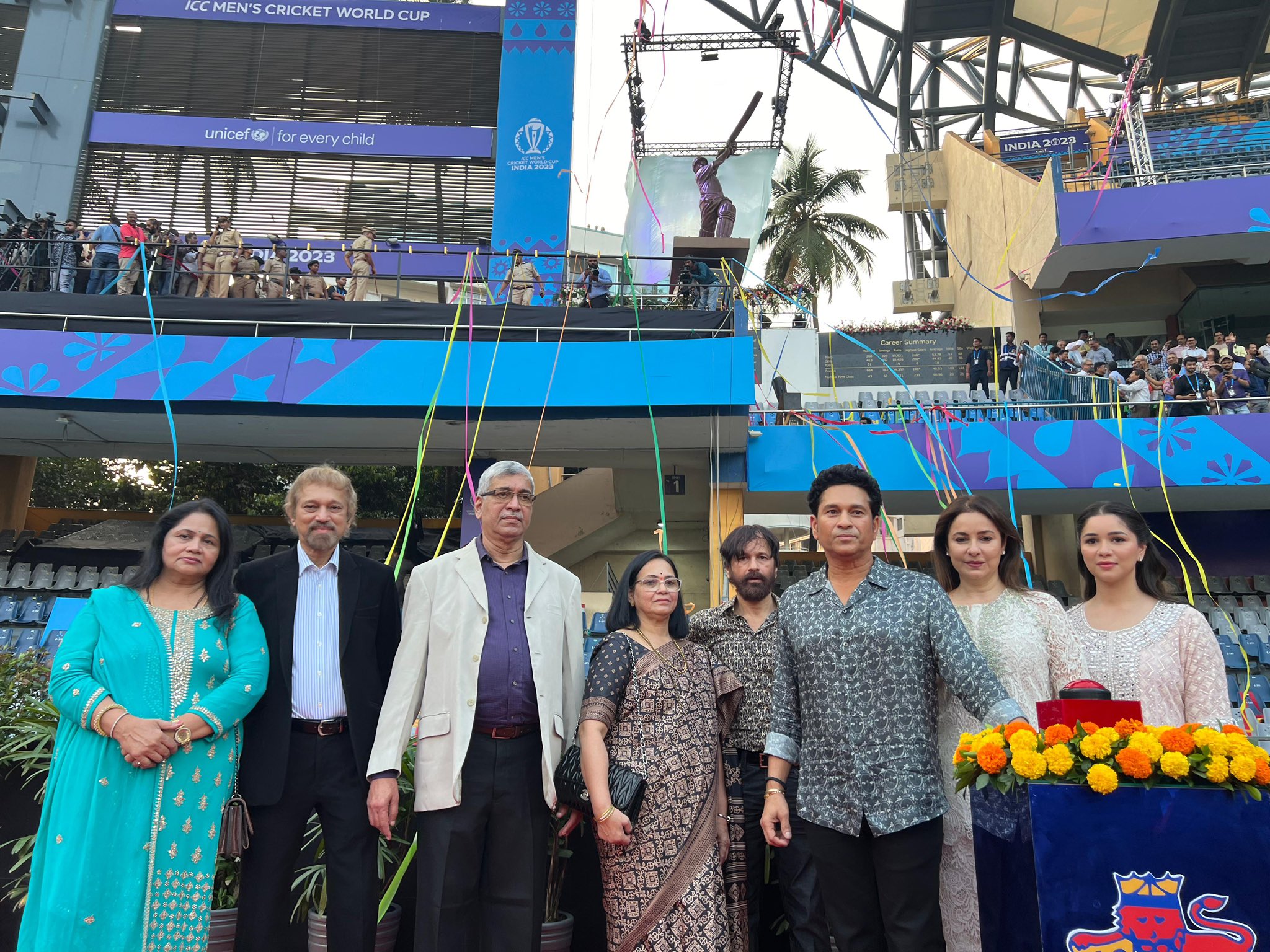 Sachin Tendulkar statue unveiled at Wankhede Stadium - Guerilla Cricket