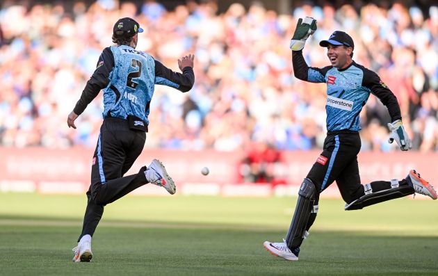 Matt Short takes a razor-sharp catch at mid-wicket - Guerilla Cricket