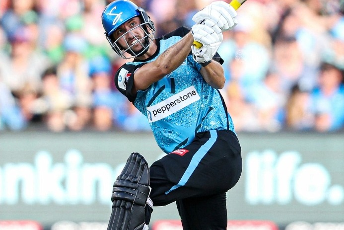 Watch Matthew Short hit an imposing six over mid-wicket - Guerilla Cricket